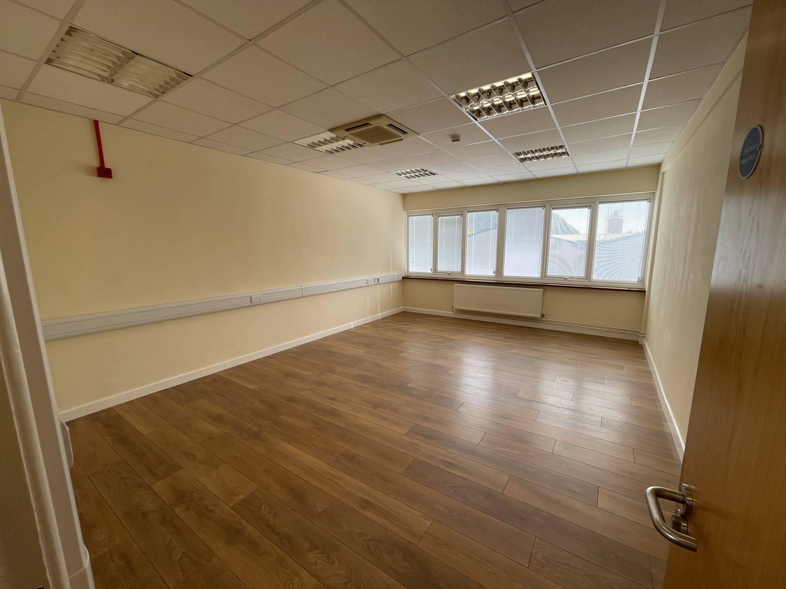 JR Quarter Office 6 - JR Office and Warehouse Rentals